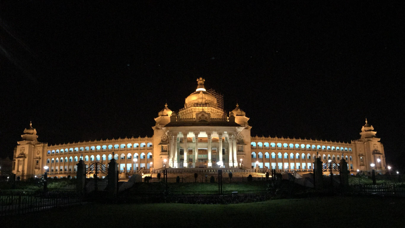 Vidhana Soudha – The Pride of Karnataka - B.PAC